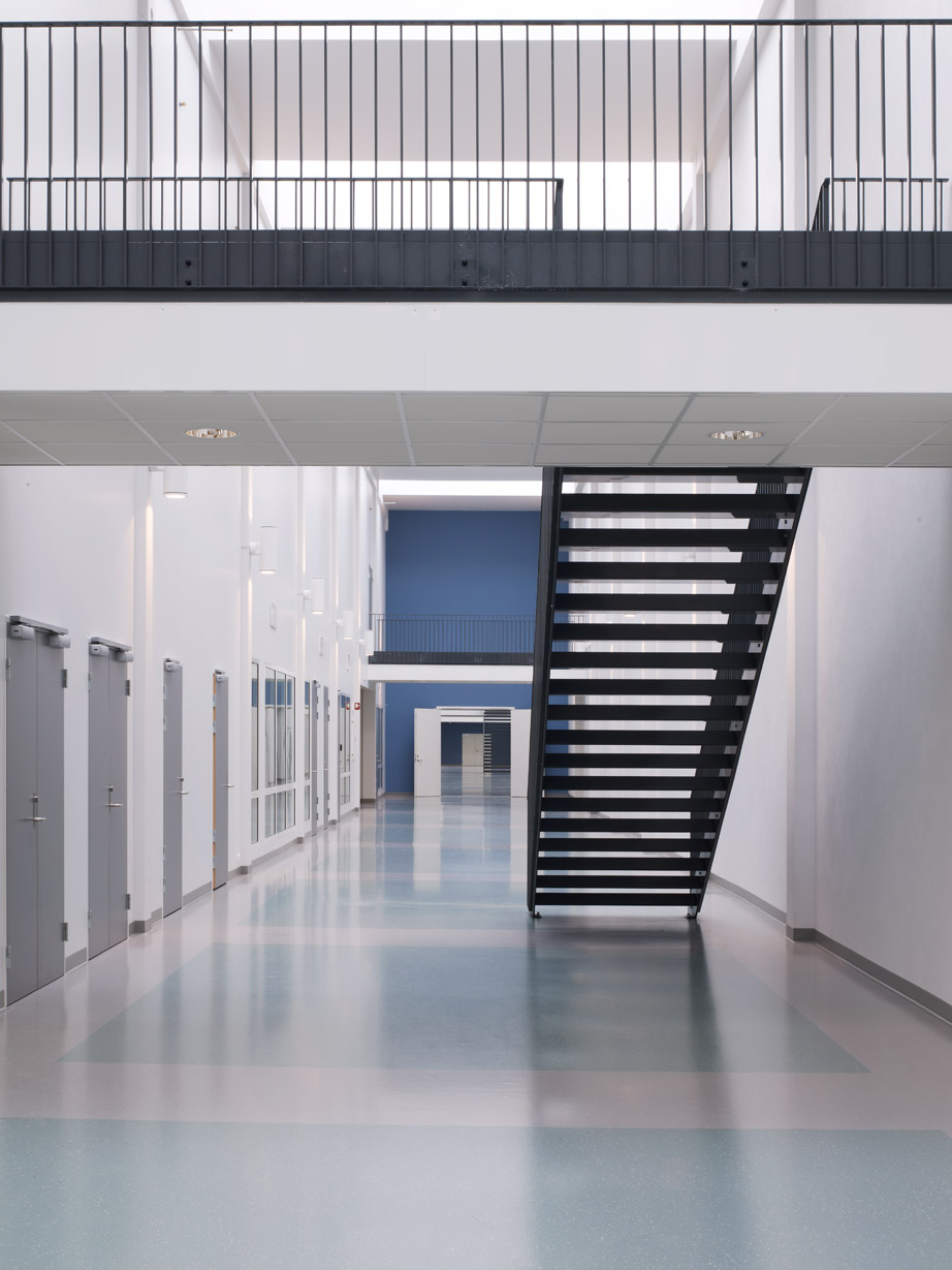 TINE meieriet Jæren - Moderne meieri i friske farger | Fargerike